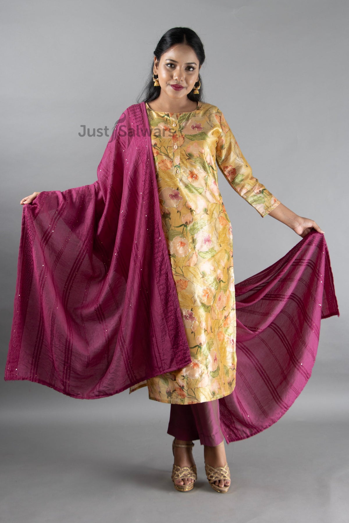 15 Latest Indian Traditional Dresses For Women | Indian Traditional ...